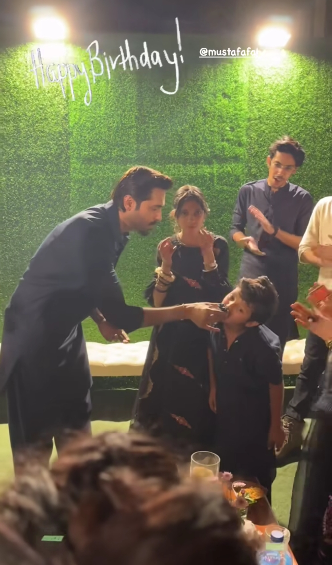 Inside Fahad Mustafa's Star Studded Birthday Dinner | Reviewit.pk