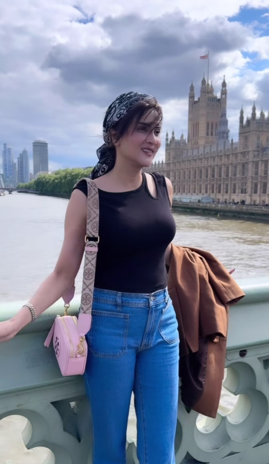 Pictures Of Fiza Ali From London Vacation | Reviewit.pk