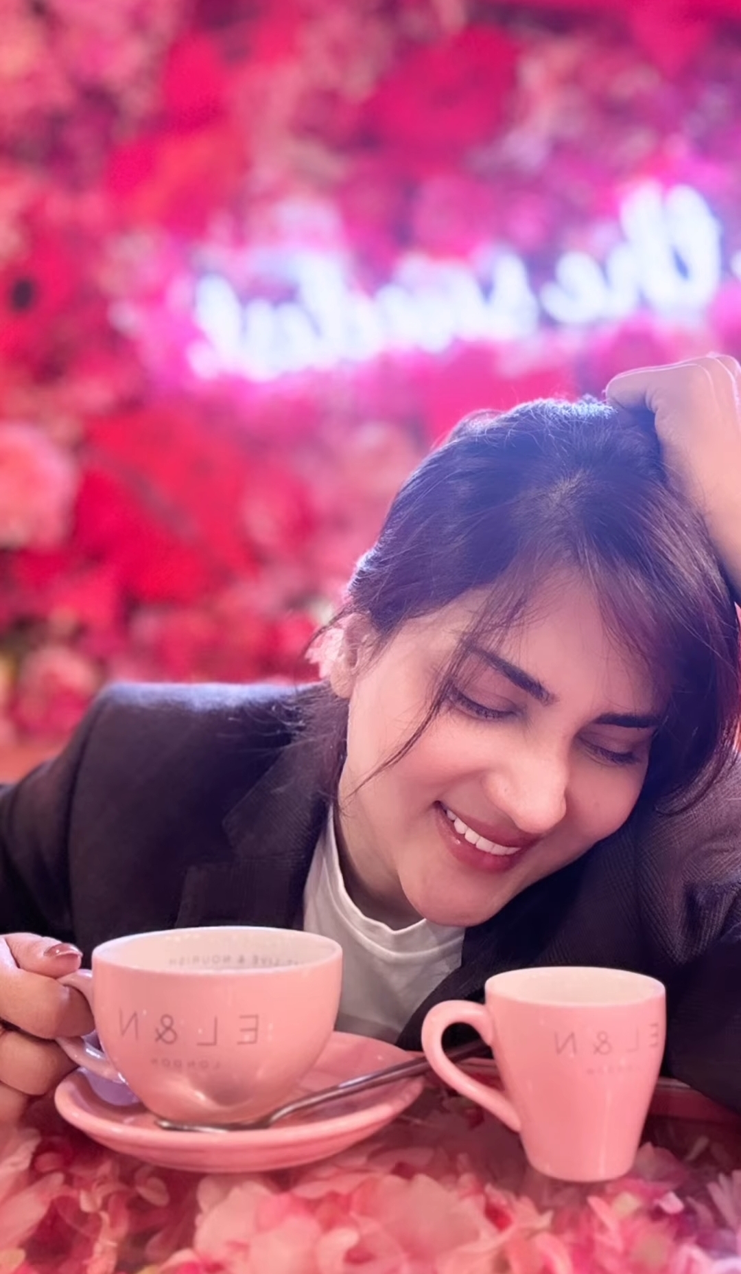 Pictures Of Fiza Ali From London Vacation | Reviewit.pk