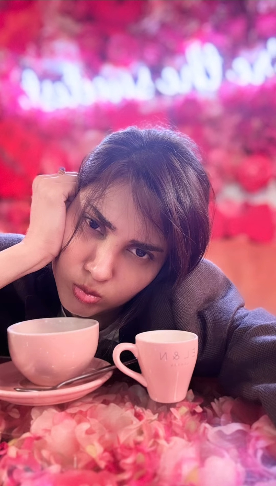 Pictures Of Fiza Ali From London Vacation | Reviewit.pk