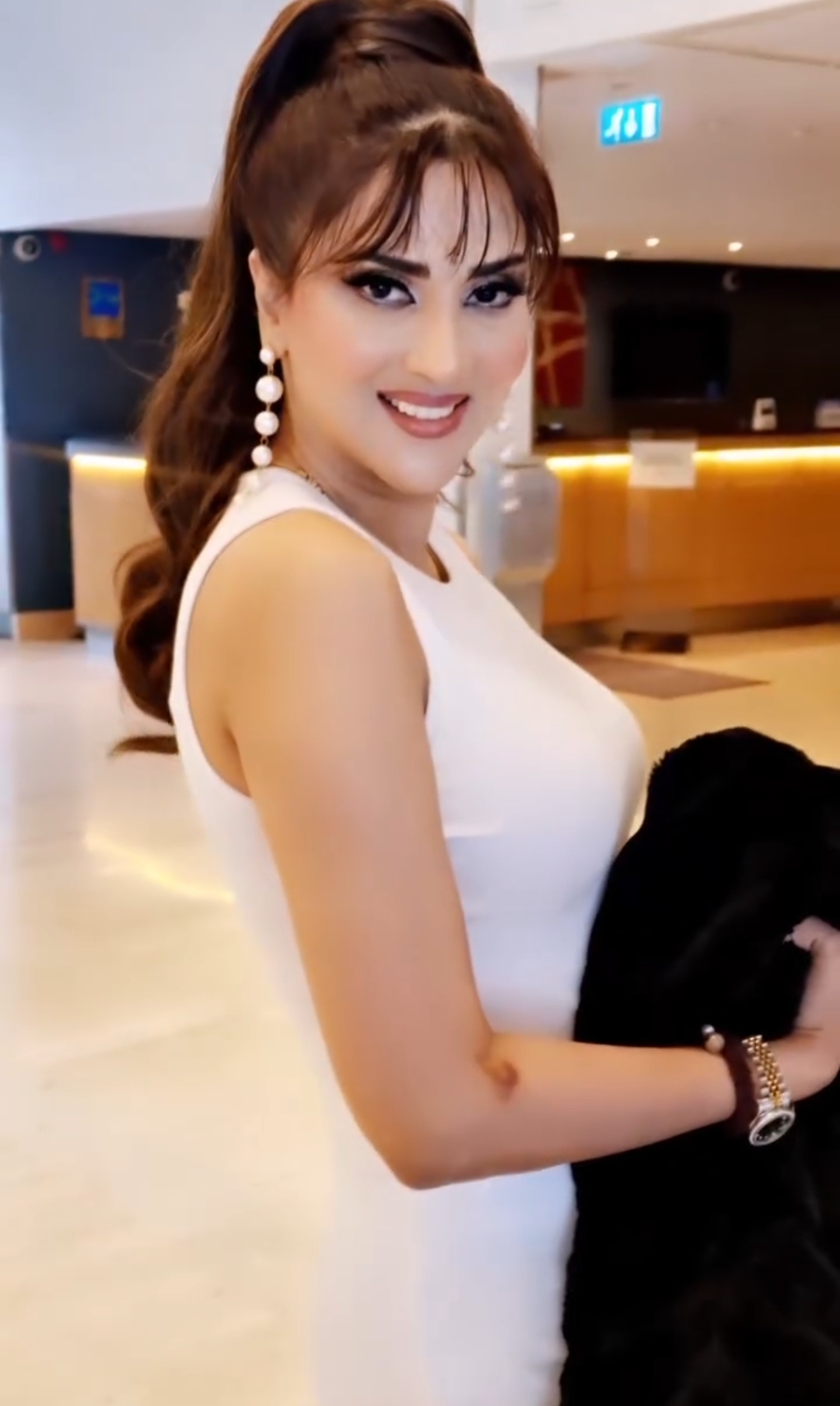 Pictures Of Fiza Ali From London Vacation | Reviewit.pk