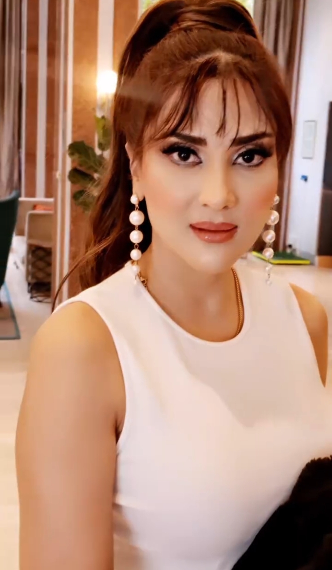 Pictures Of Fiza Ali From London Vacation | Reviewit.pk