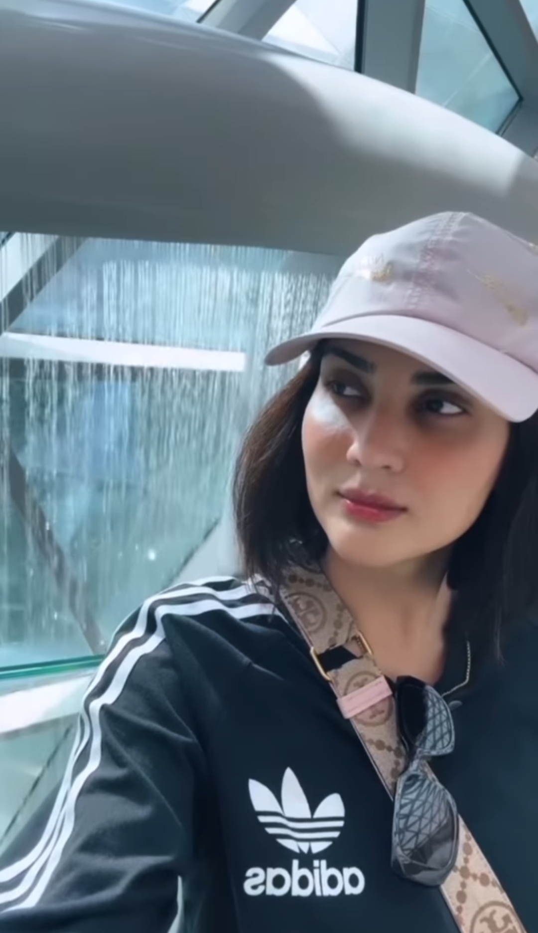 Pictures Of Fiza Ali From London Vacation | Reviewit.pk