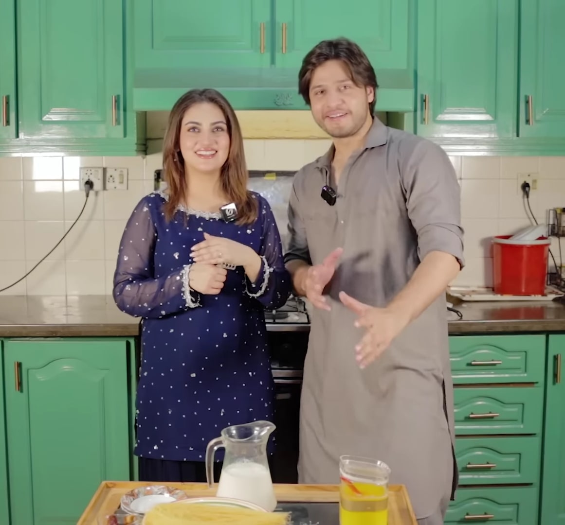 Arez Ahmed Takes Kubra Khan's Advice For Romance | Reviewit.pk