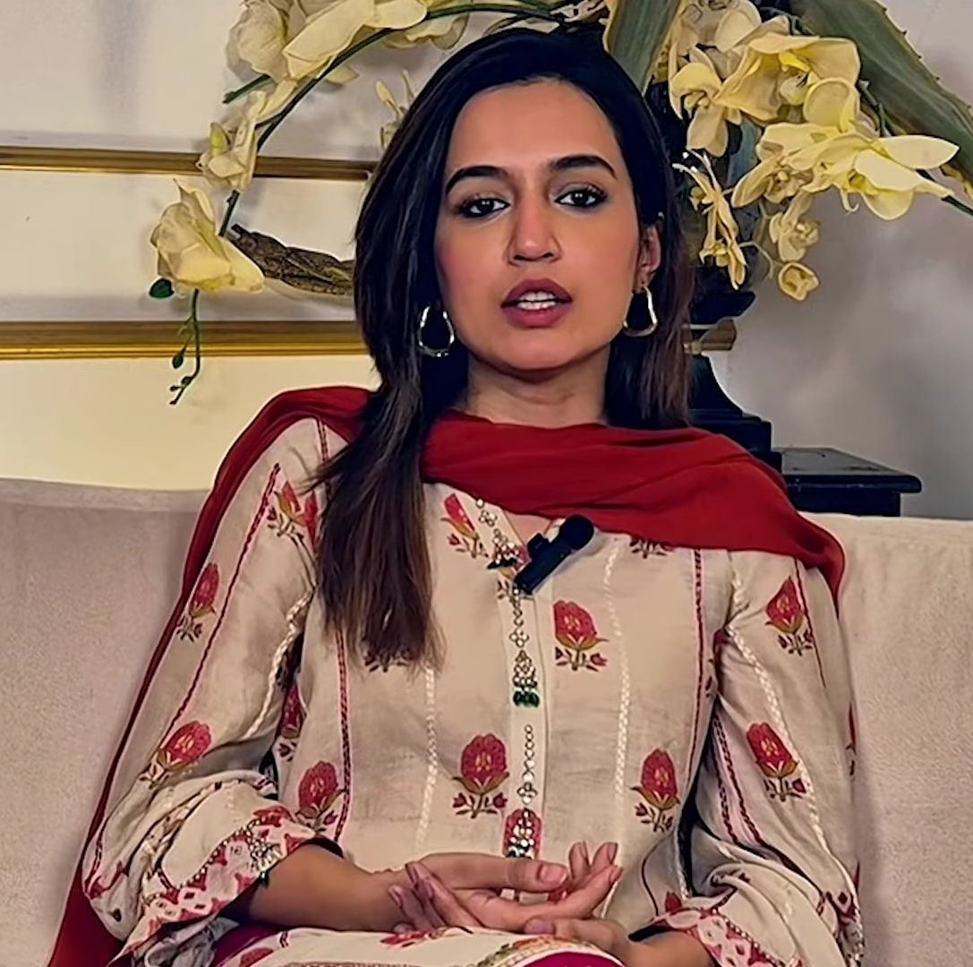 Why Hira Khan Chose Arslan As Her Husband | Reviewit.pk