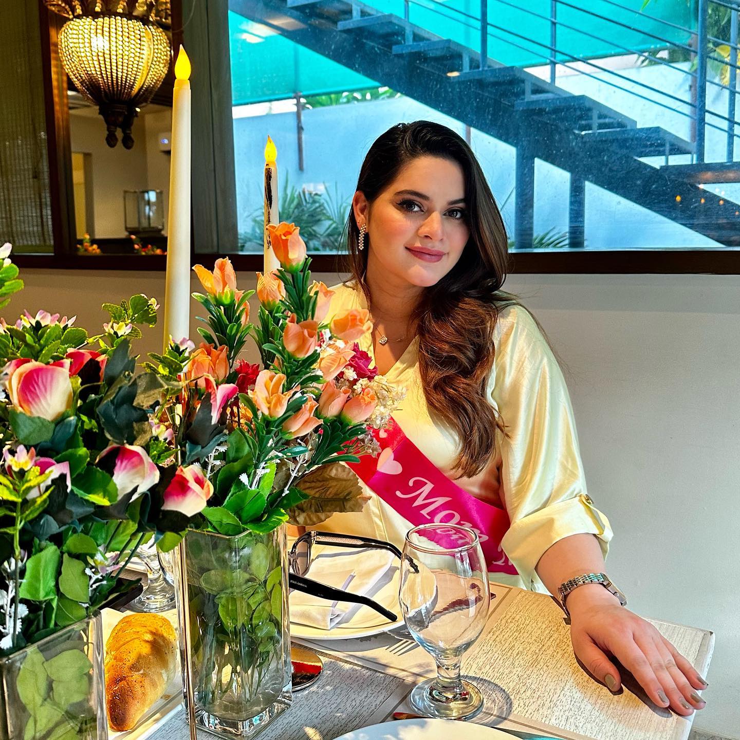 Minal Khan Shares Struggles With Maternity Weight | Reviewit.pk