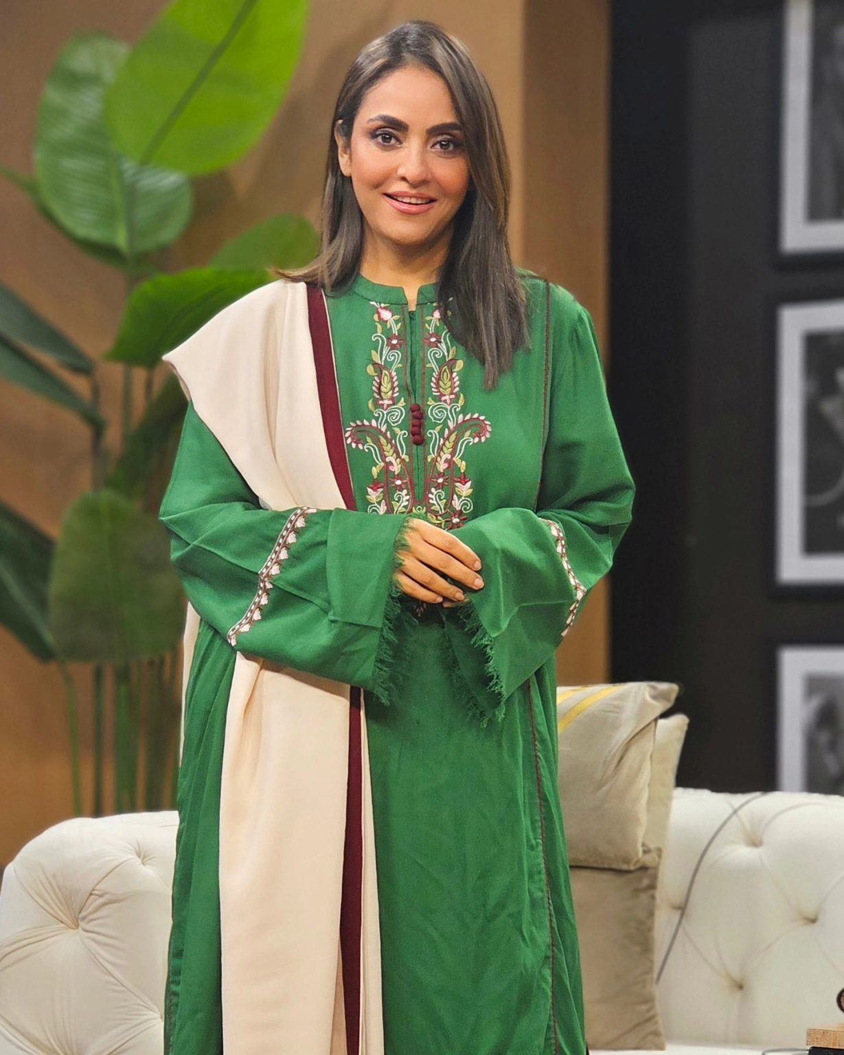 Nadia Khan Calls Out Behroze Sabzwari On His Controversial Statements ...