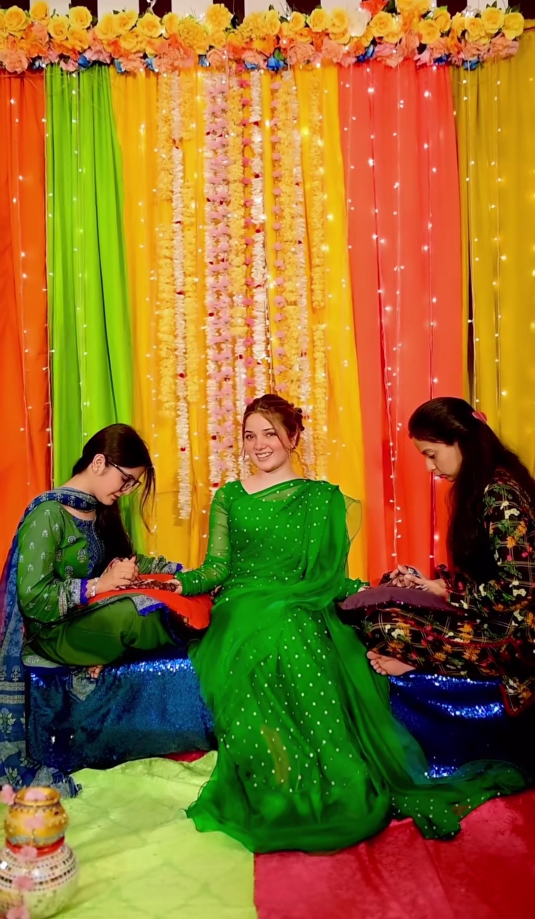 Tiktoker Rabeeca Khan Performance on Mehndi Laga Kay Rakhna Song ...