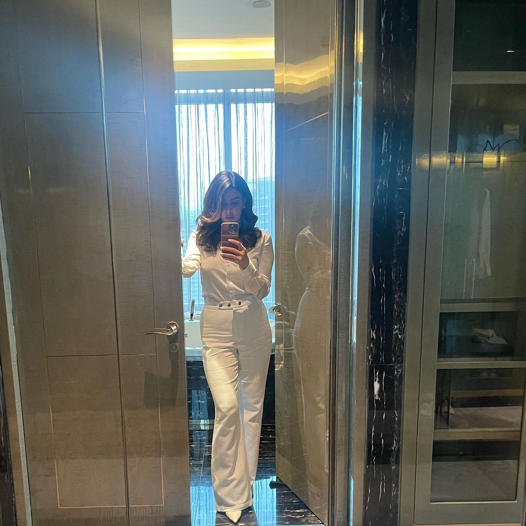 Saba Qamar Shares Pictures Of Her Gorgeous House | Reviewit.pk