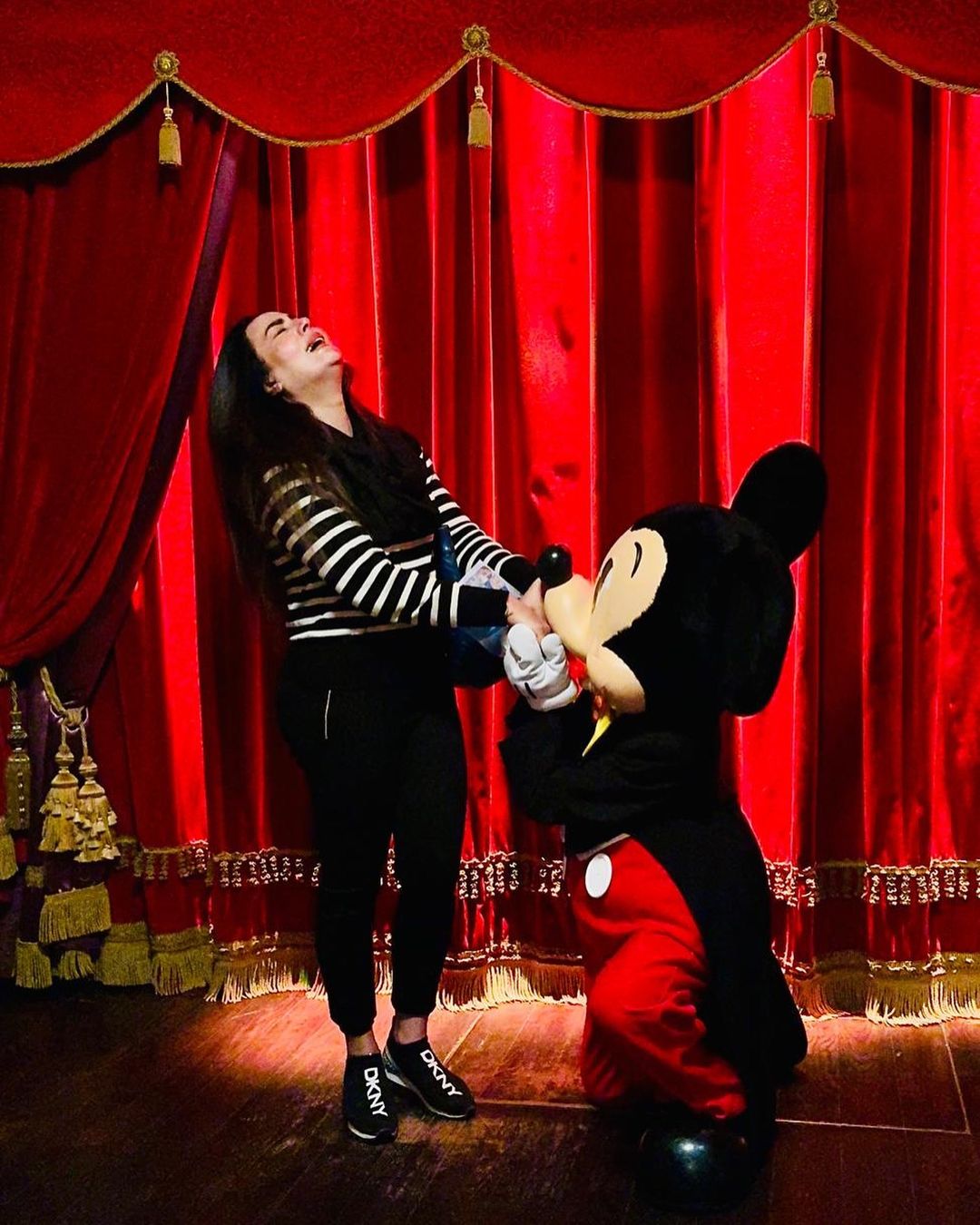 Sadia Imam Got Emotional at Disneyland Paris - Pictures | Reviewit.pk