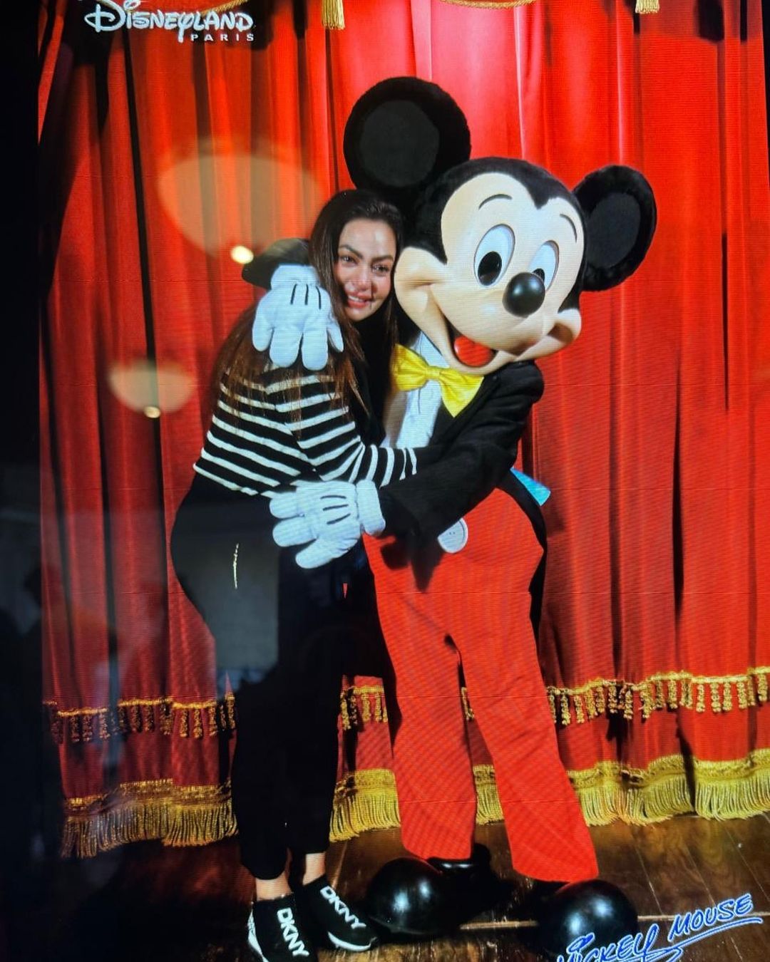 Sadia Imam Got Emotional at Disneyland Paris - Pictures | Reviewit.pk