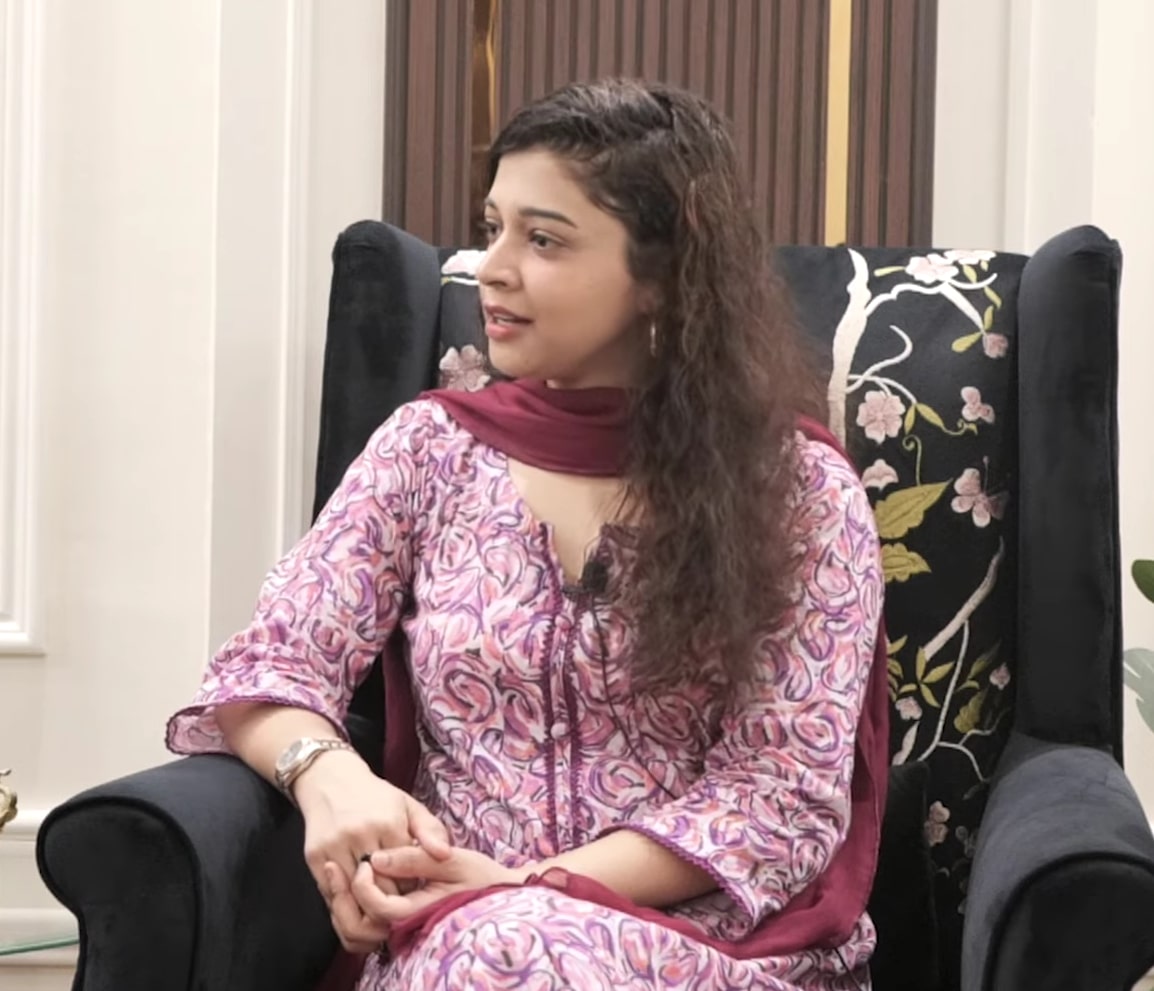 Shaheera Jalil's Thoughts On Tere Bin And Ishq Murshid | Reviewit.pk