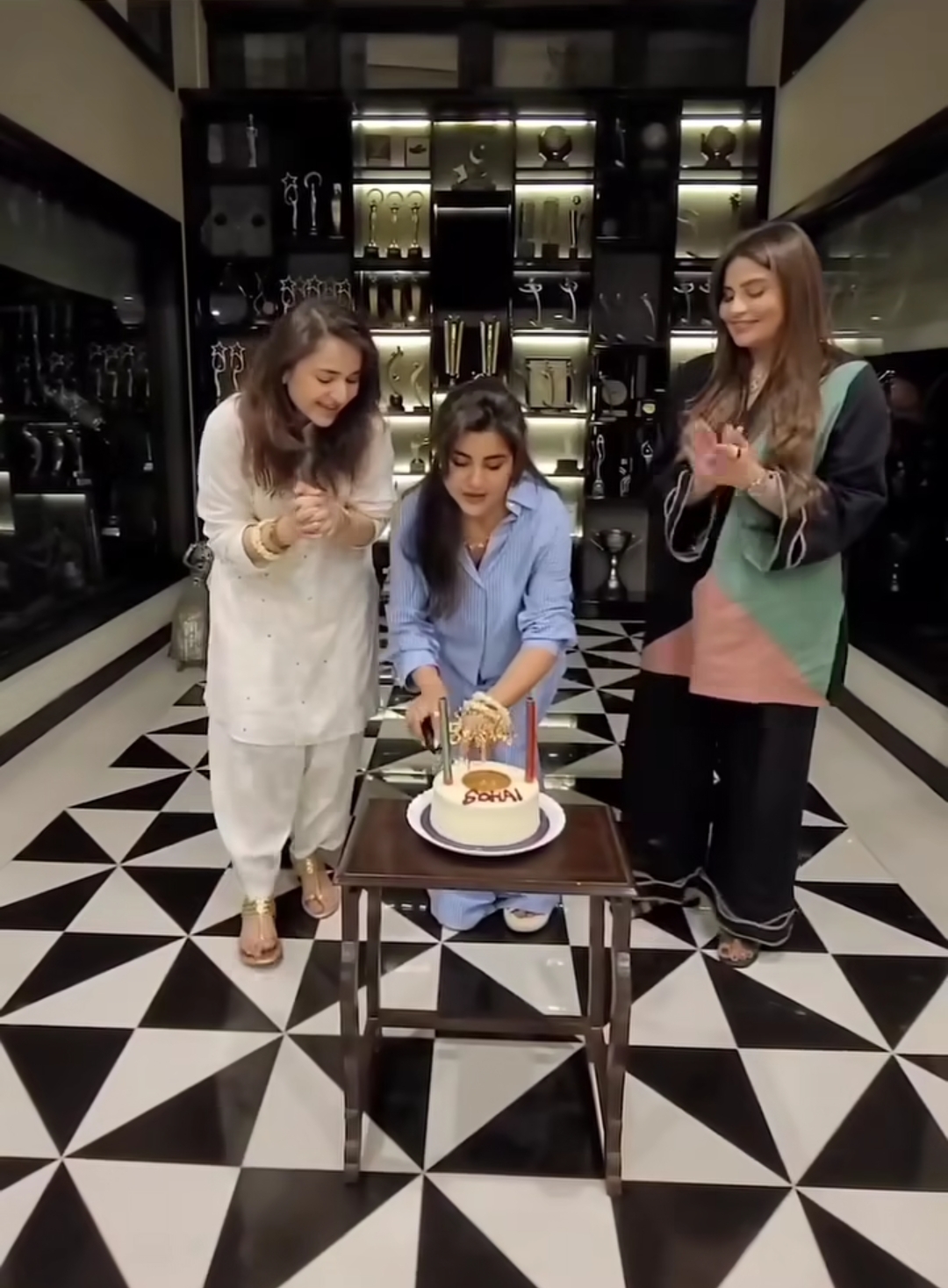 Sohai Ali Abro Celebrates Birthday With Yumna Zaidi & Sana Shahnawaz ...