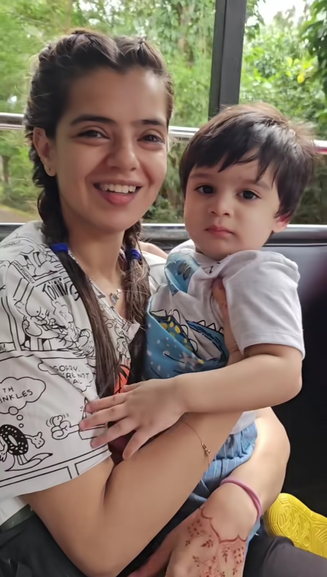 Srha Asgr's Beautiful Vacation In Mauritius With Husband & Son ...