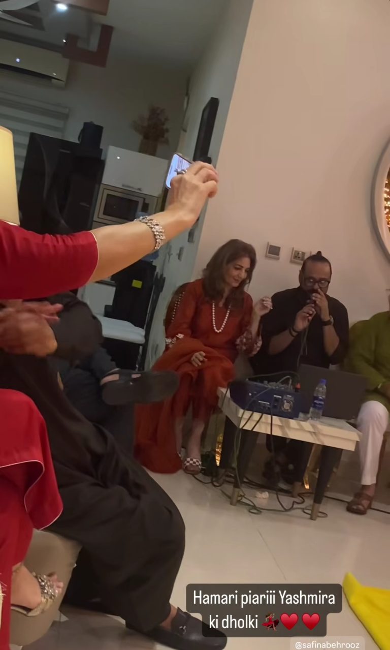 Shabbir Jan Daughter Yashmeera's Dholki Event Pictures | Reviewit.pk