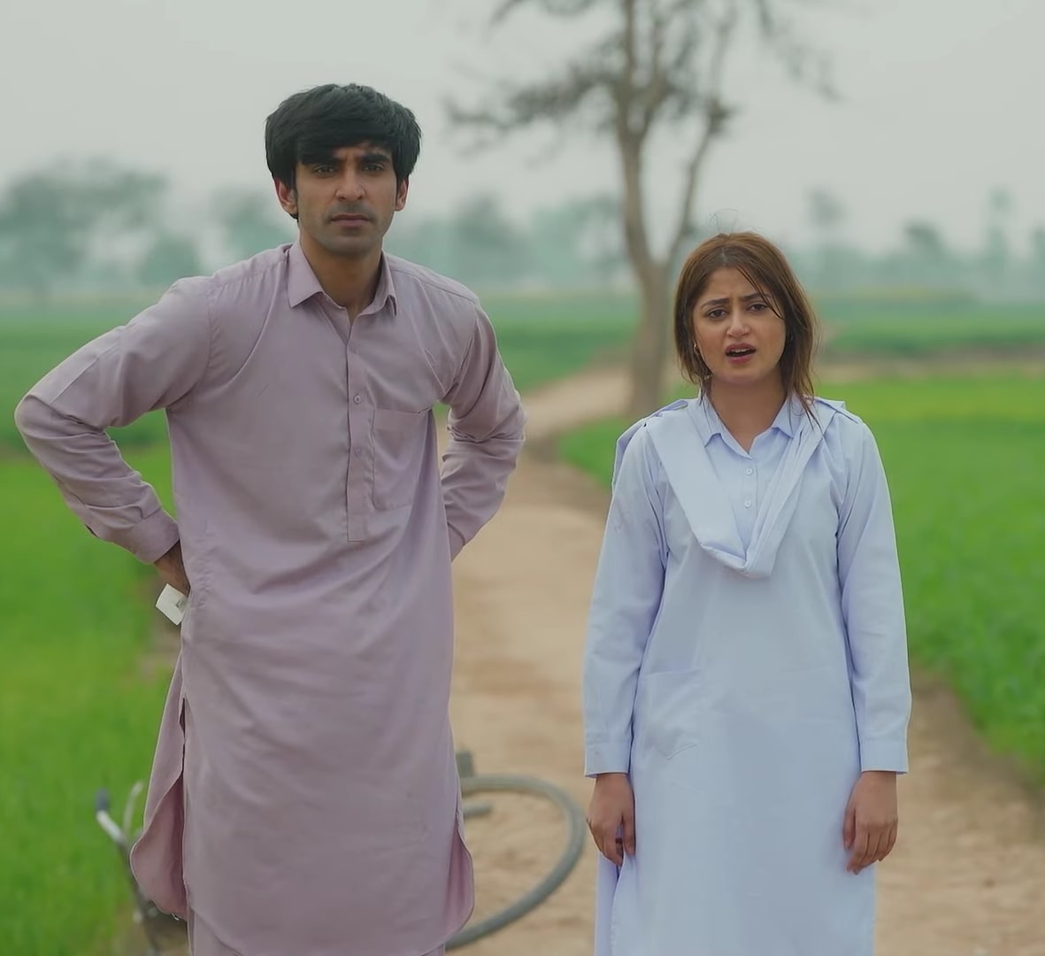 Sheikh Mubashir Mehmood Talks Chemistry With Sajal Aly In Zard Patton Ka Bunn | Reviewit.pk