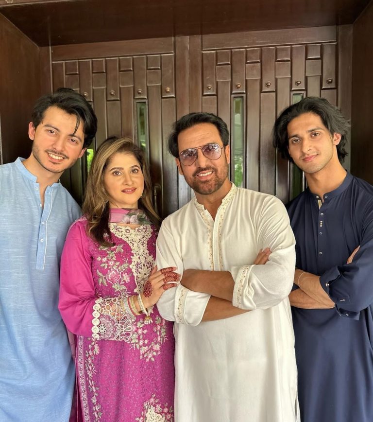 Jan Rambo Celebrates Birthday with Family | Reviewit.pk