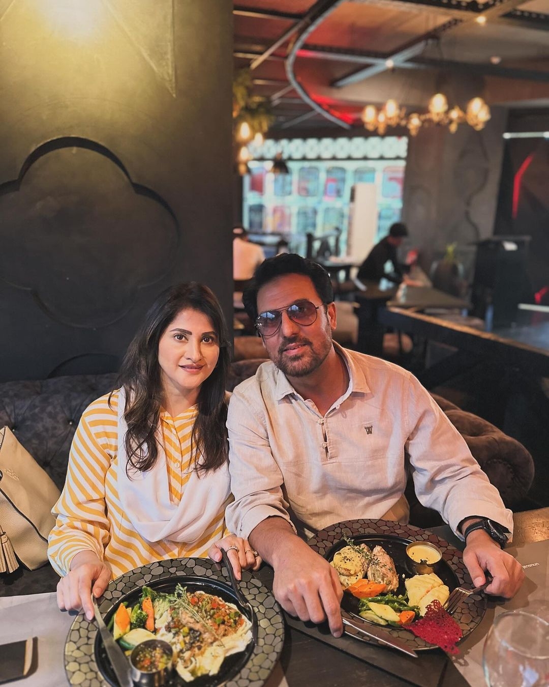 Jan Rambo Celebrates Birthday with Family | Reviewit.pk