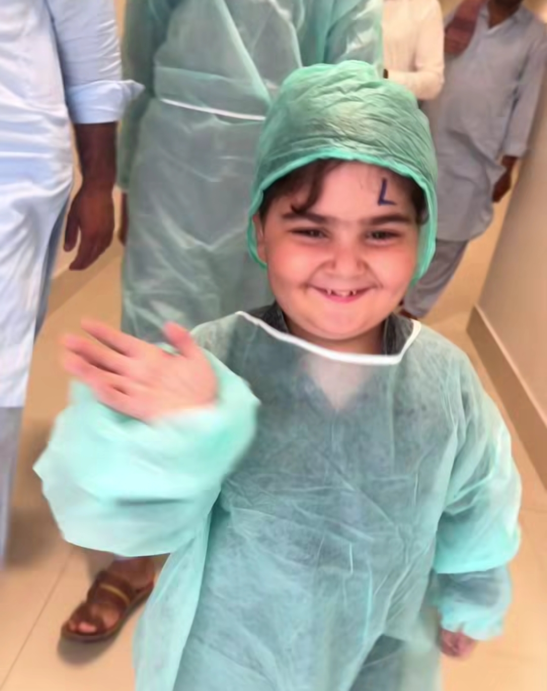 Umar Shah's Brave Attitude Before Surgery Inspires Followers | Reviewit.pk