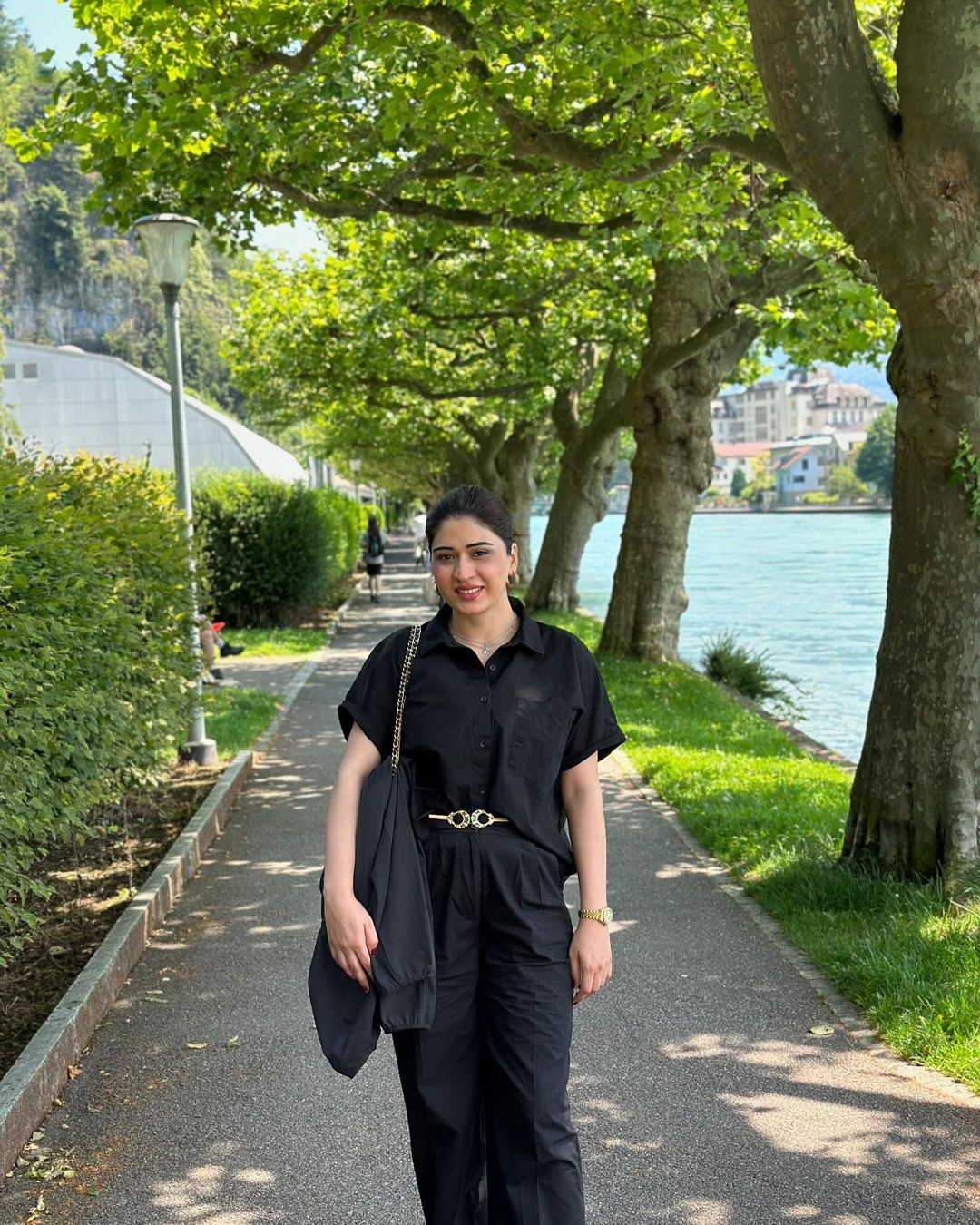 Aroosa Khan & Iqrar Ul Hassan New Pictures From their Europe Vacation ...