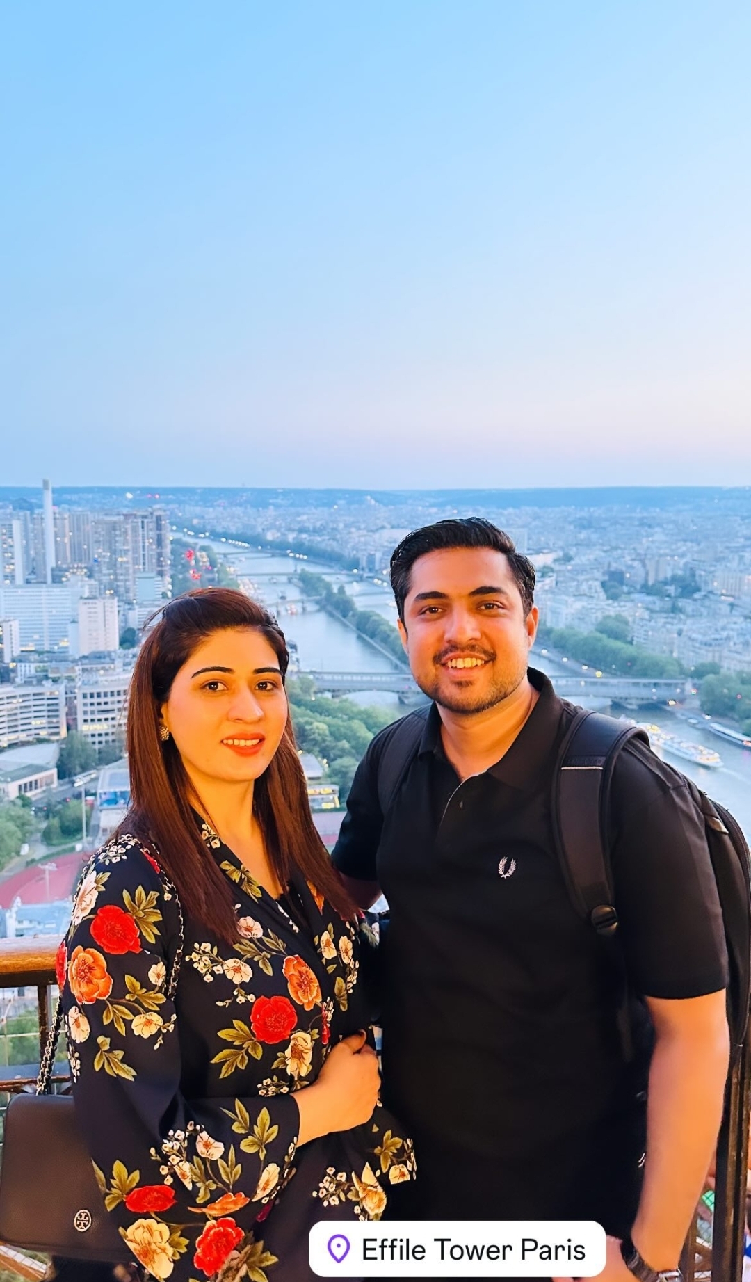 Aroosa Khan Shares Pictures From Eiffel Tower, Paris | Reviewit.pk