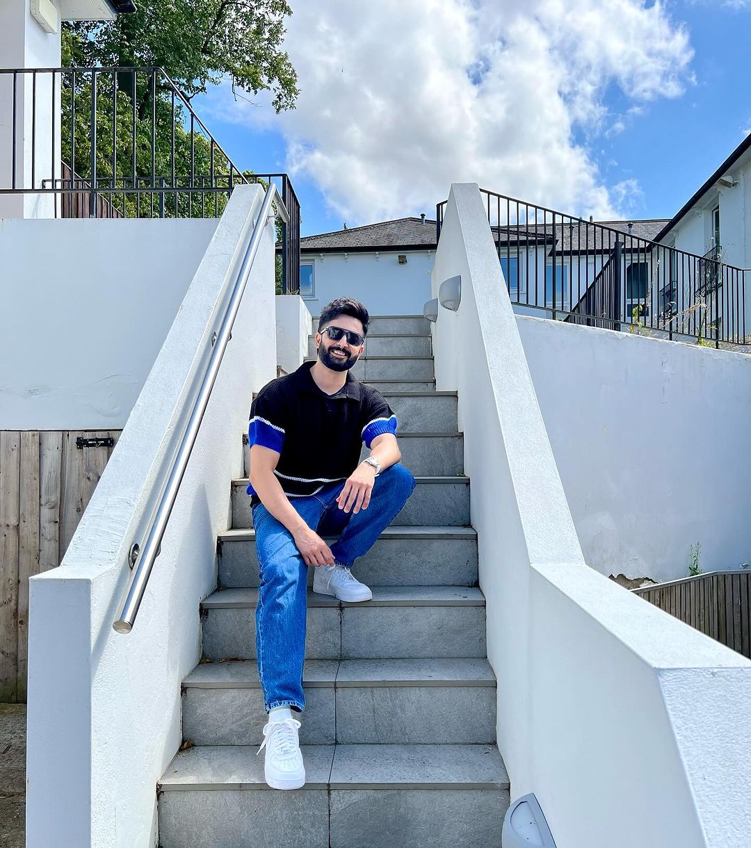 Ayeza Khan & Danish Taimoor Share New Adorable Clicks from UK | Reviewit.pk