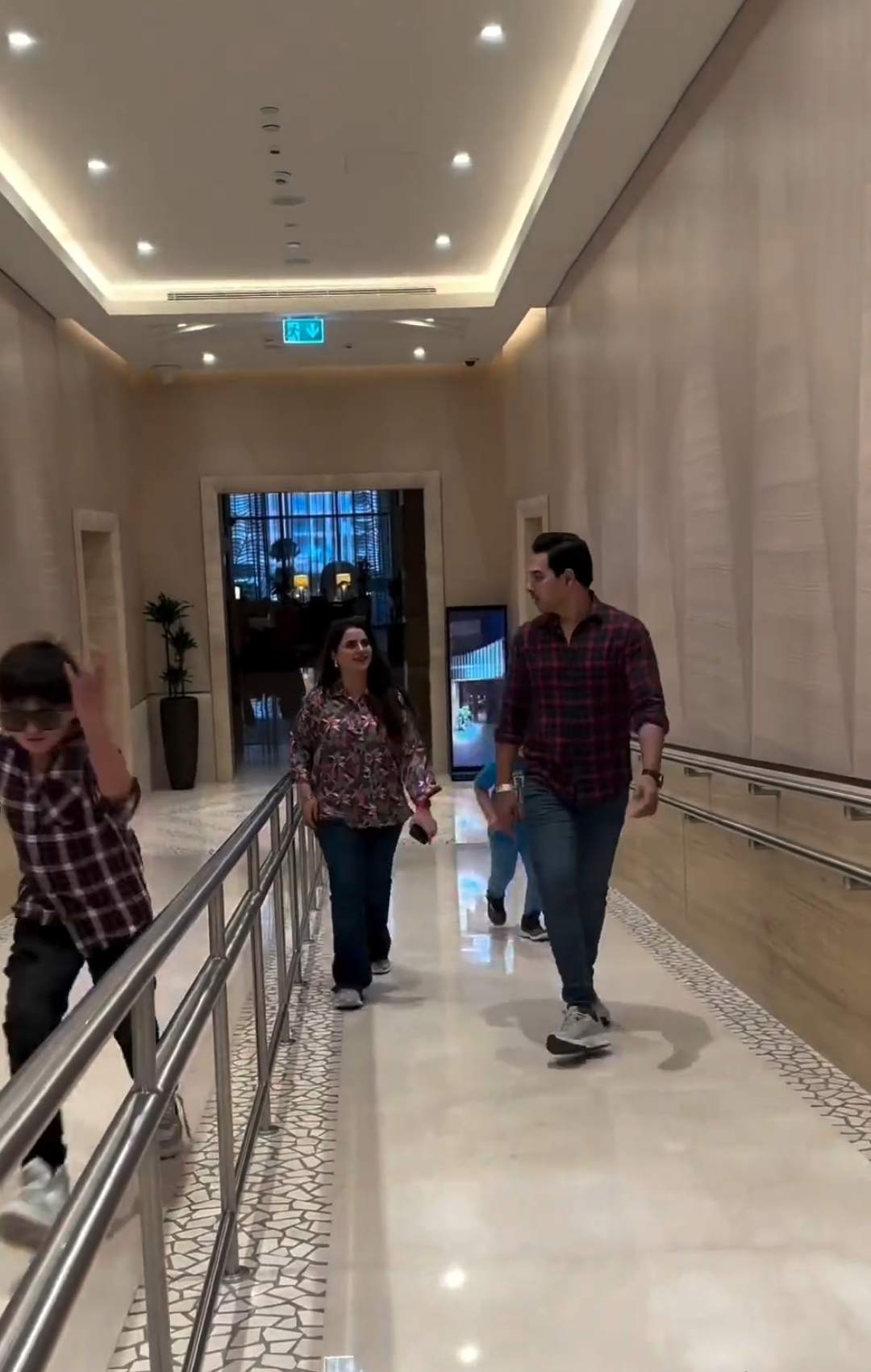 Fatima Effendi & Kanwar Arsalan Explore Dubai with Kids | Reviewit.pk