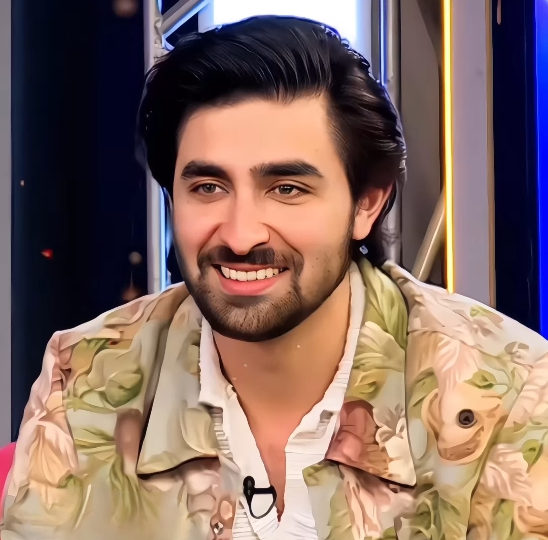 Public Reaction on Khaqan Shahnawaz's Flirtation with Mazaaqrat Co-host ...