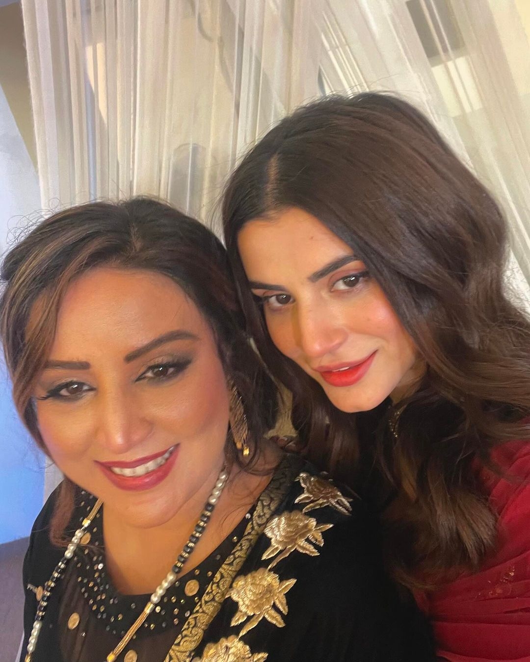 Drama Serial Khudsar BTS Pictures | Reviewit.pk