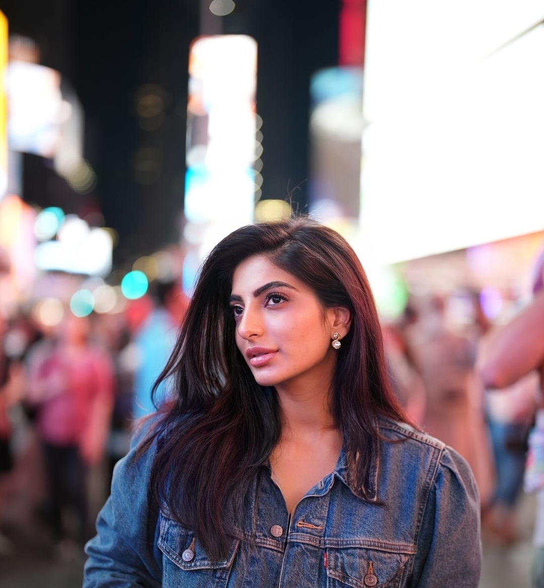 Mariam Ansari Adorable New Pictures With Daughter from USA | Reviewit.pk