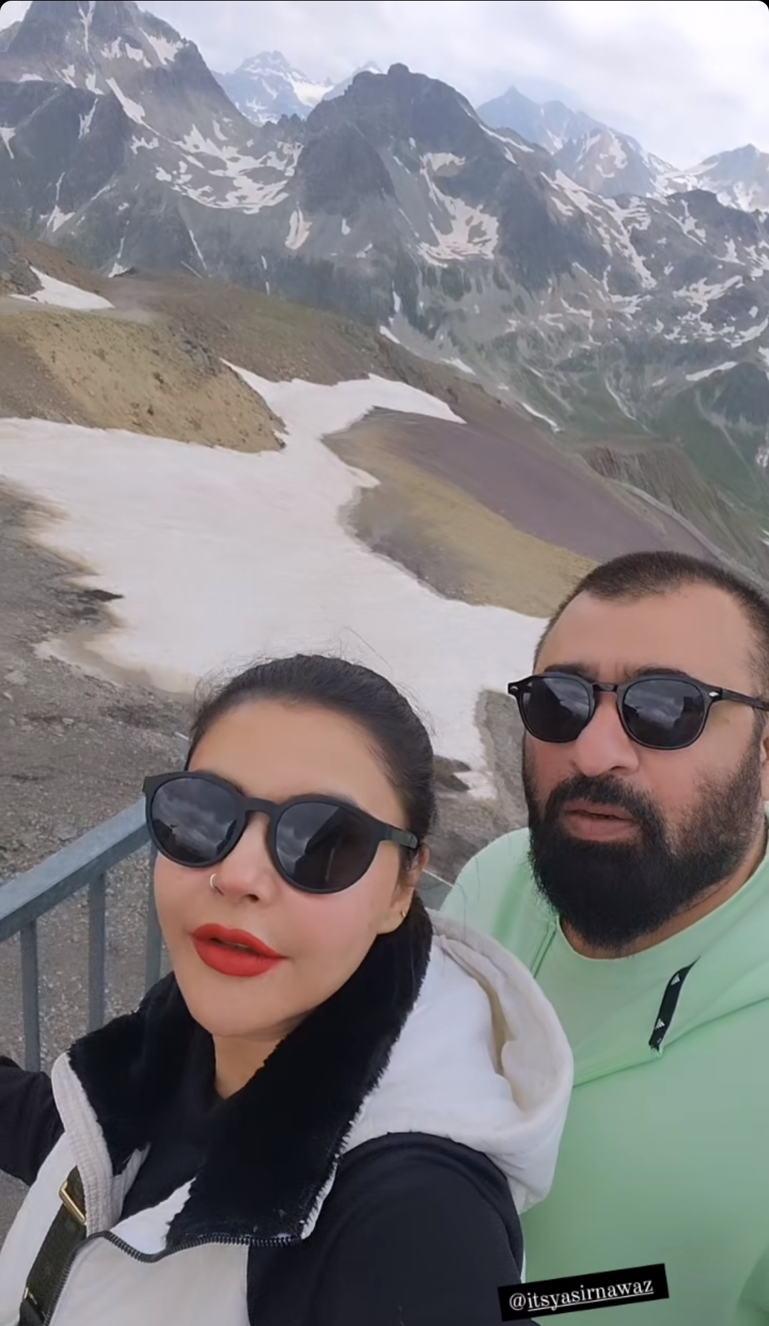 Nida Yasir & Yasir Nawaz Share New Pictures from Switzerland | Reviewit.pk