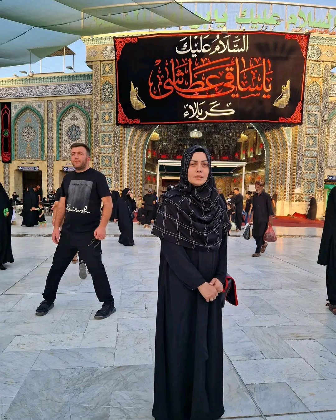 Sadia Imam Pictures from Karbala Iraq | Reviewit.pk
