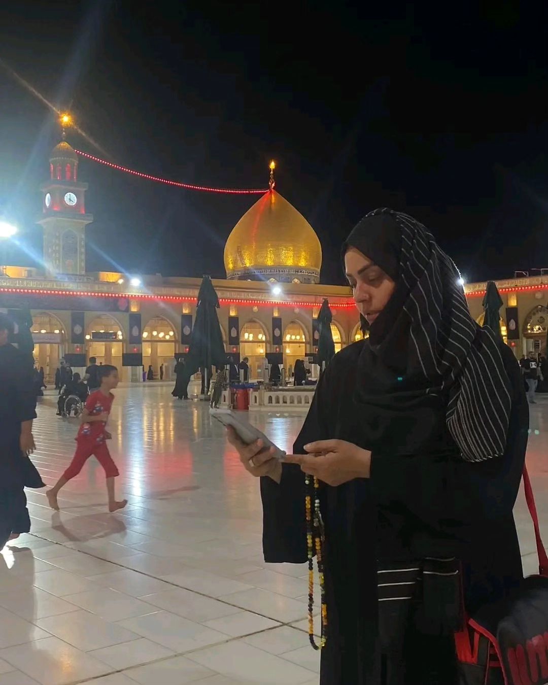 Sadia Imam Pictures from Karbala Iraq | Reviewit.pk