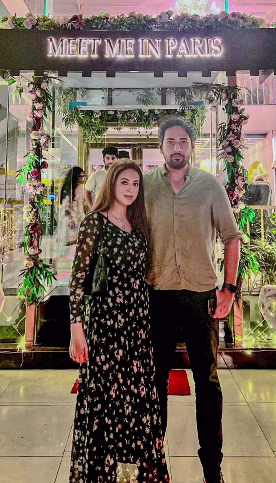 Salman Saeed New Family Pictures | Reviewit.pk