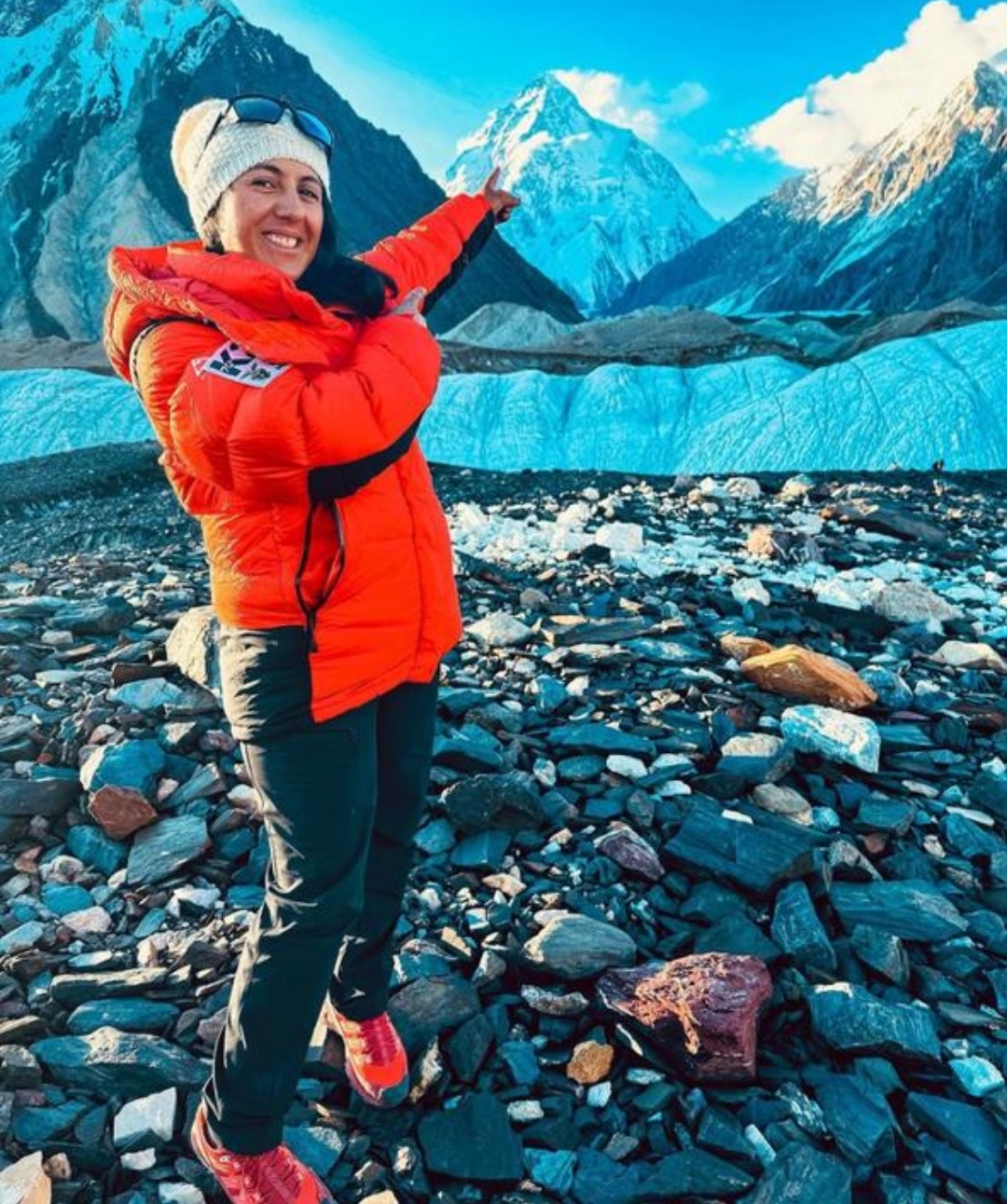 Famous Pakistani Mountaineer Samina Baig Critical - Request for Prayers | Reviewit.pk