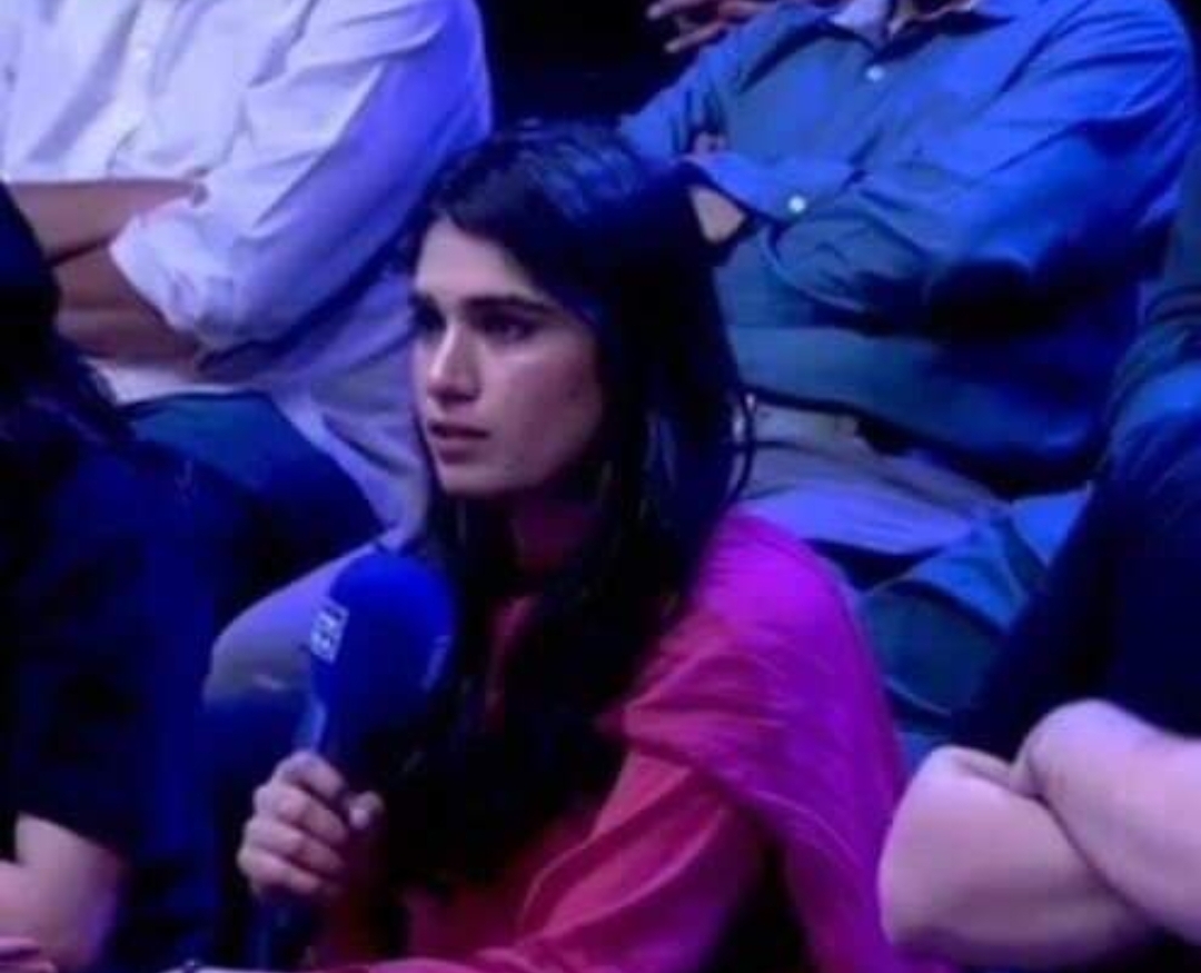 New Video Message of Viral Girl Azba From Samaa TV's Show Mukalma ...