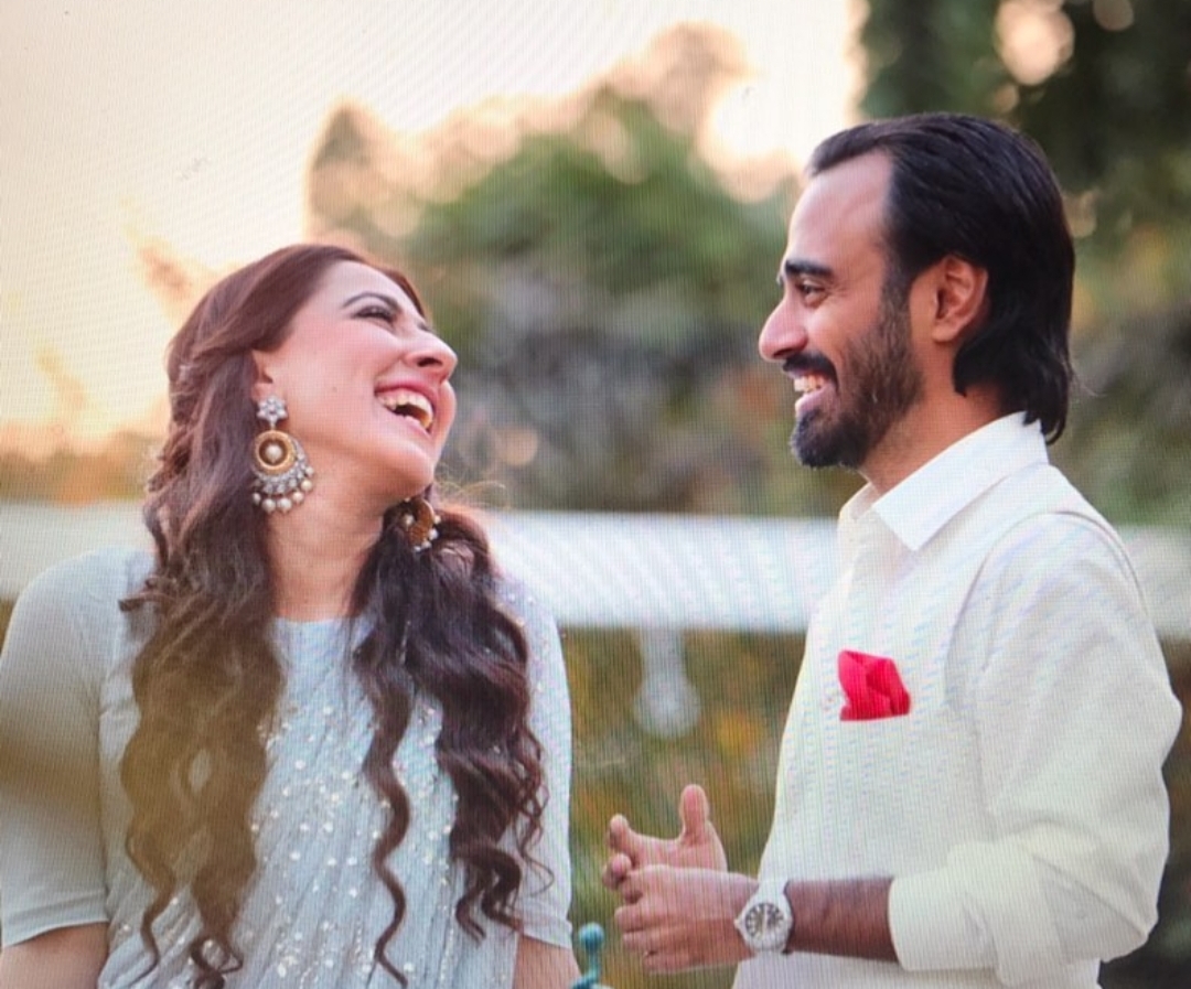 Savera From Radd Yamina Peerzada Pictures With Husband | Reviewit.pk