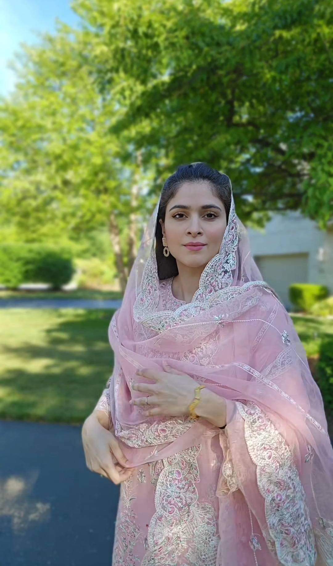 Arij Fatyma's Adorable New Family Pictures from Holland, Ohio | Reviewit.pk