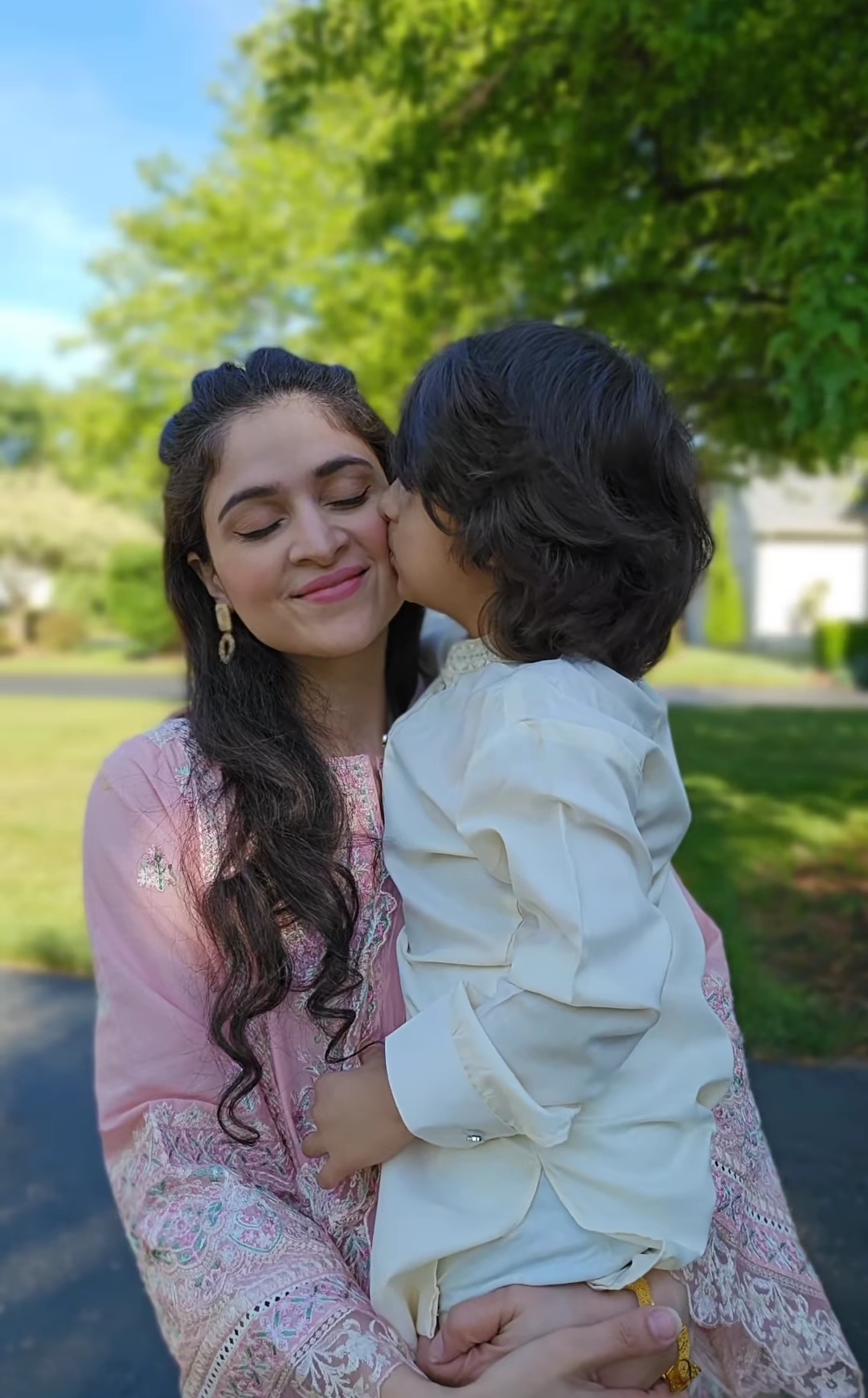 Arij Fatyma's Adorable New Family Pictures from Holland, Ohio | Reviewit.pk