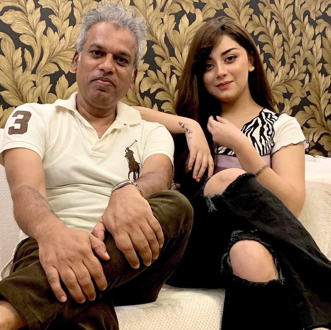 Famous Pakistani Celebrities Spotted At Director Barkat Siddiqui's ...