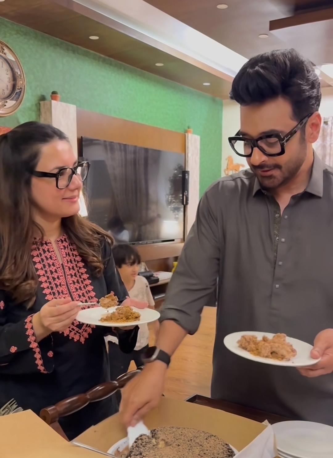 Noor Bukhari Calls Out Celebrities for Enjoying Parties & Vacation ...