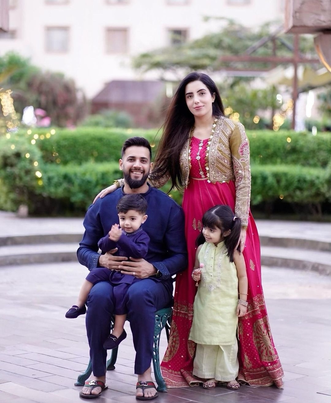 Imad Wasim's New Beautiful Family Pictures From USA | Reviewit.pk
