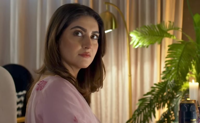 Jaan Nisar Intense Romance Scene Gets Public Disapproval | Reviewit.pk