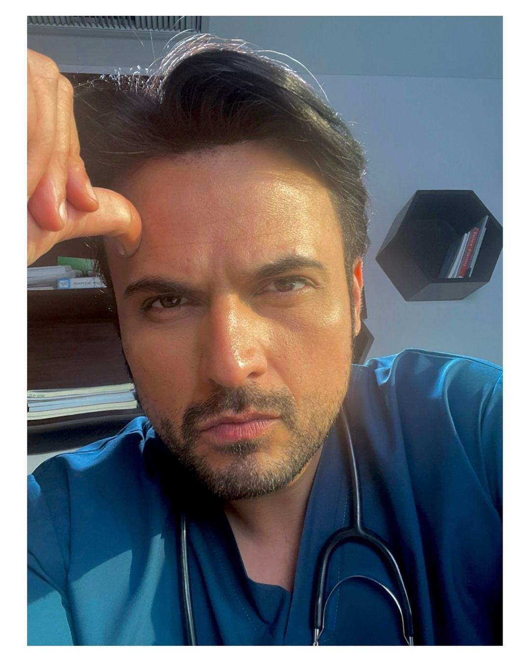 Jafaa BTS Pictures & Videos from the Wrap | Reviewit.pk