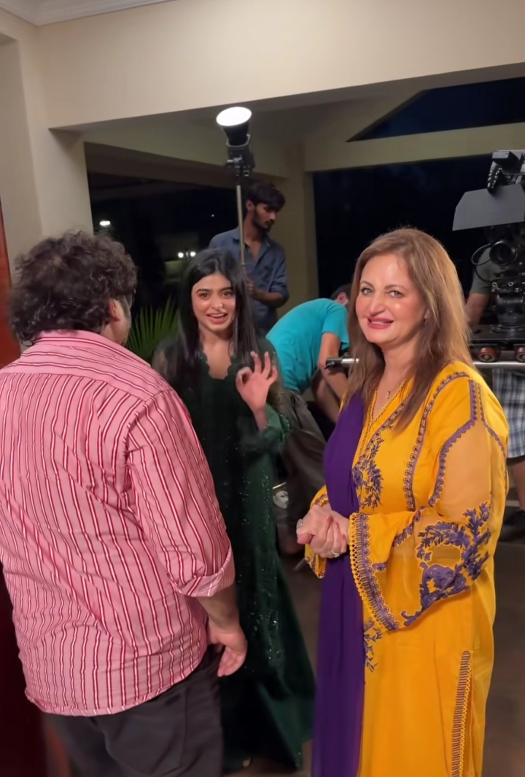 Jafaa BTS Pictures & Videos from the Wrap | Reviewit.pk