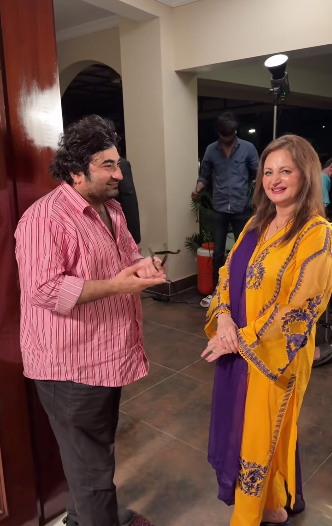 Jafaa BTS Pictures & Videos from the Wrap | Reviewit.pk