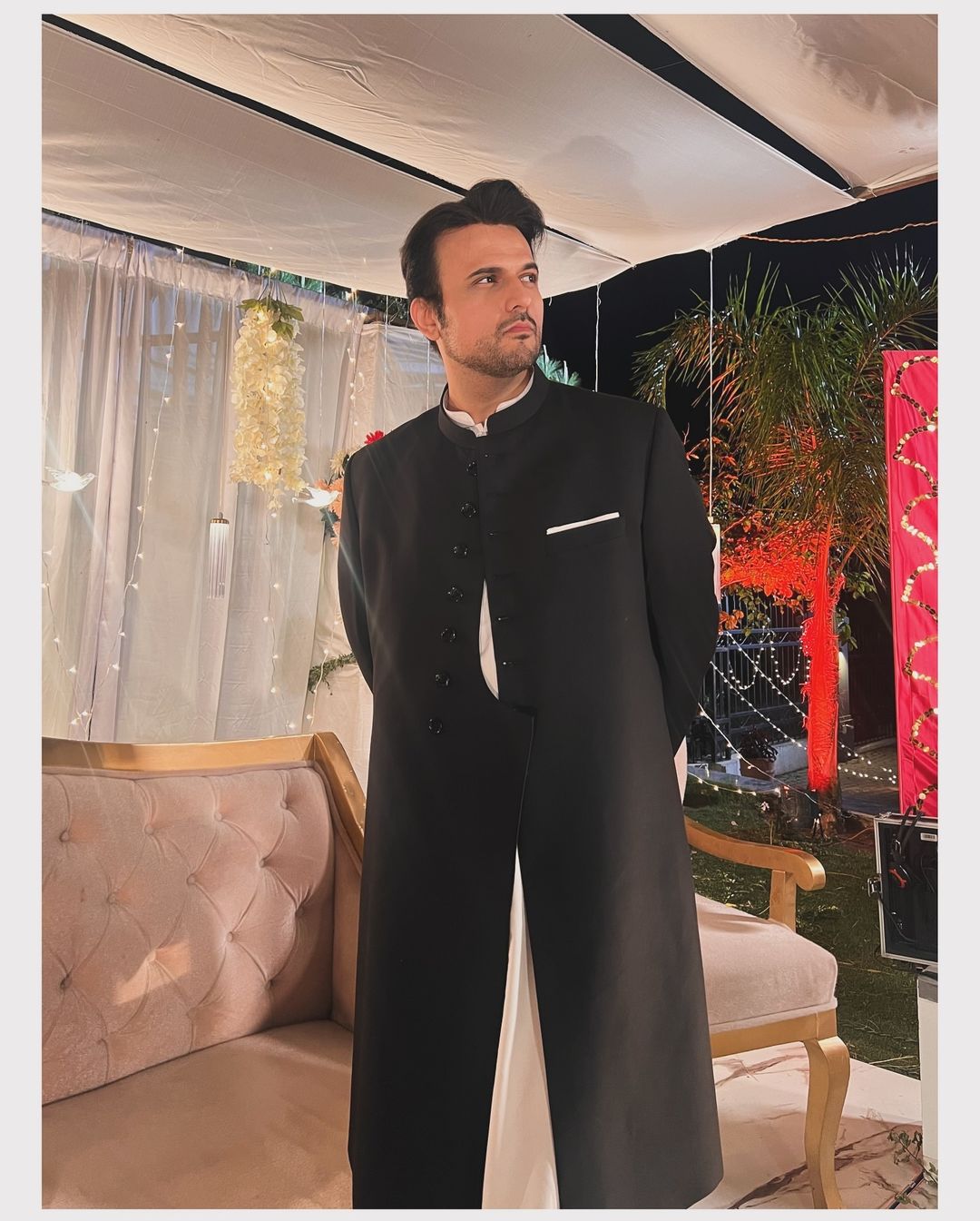 Jafaa BTS Pictures & Videos from the Wrap | Reviewit.pk