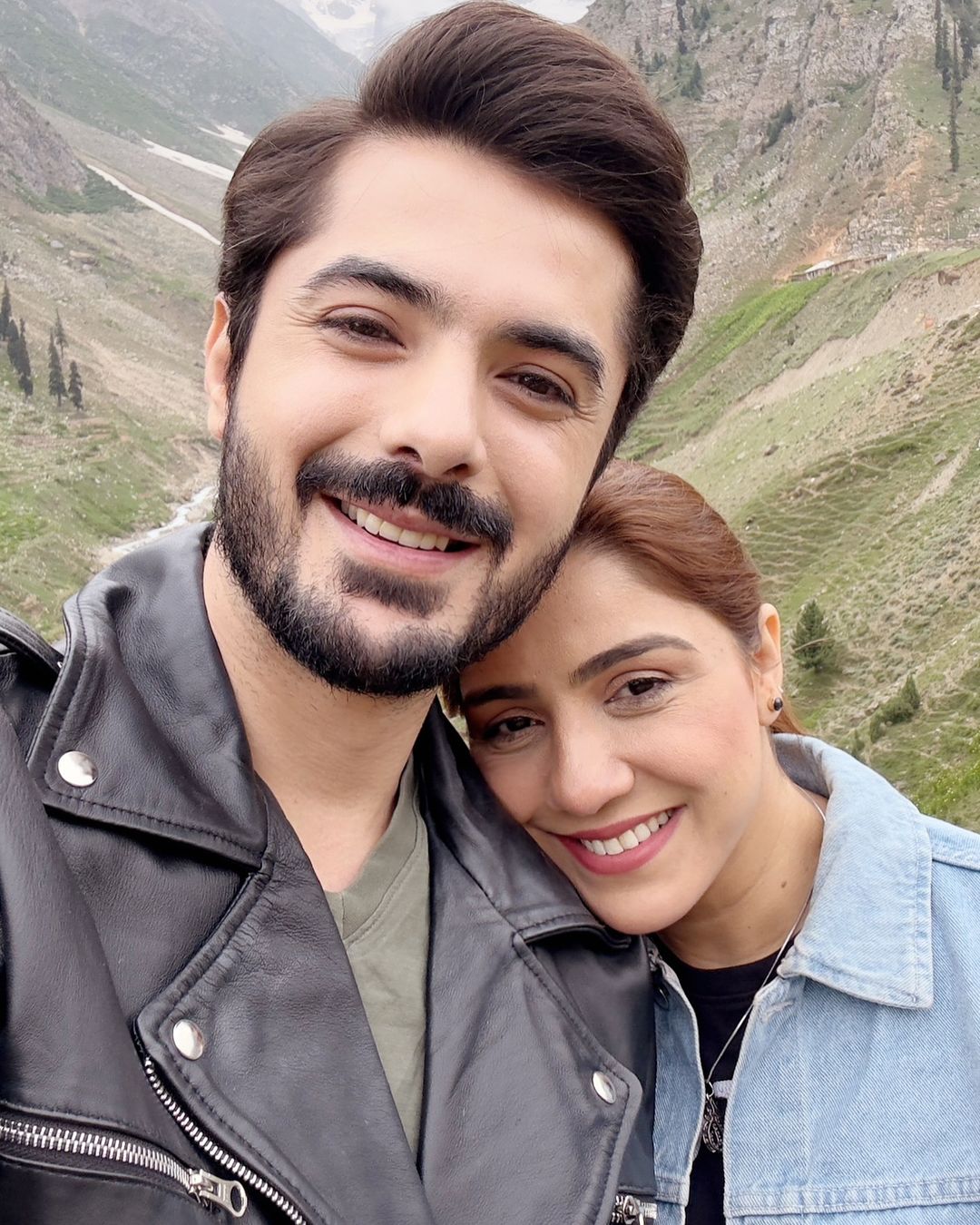 Junaid Niazi With Family In Beautiful Chilas And Balakot | Reviewit.pk