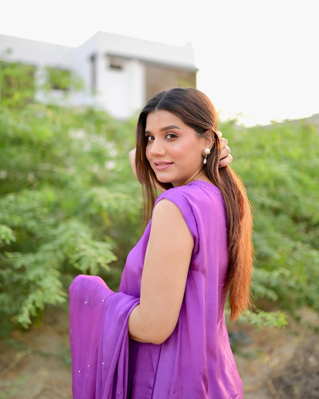 Kiran Ashfaque Shares Beautiful Pictures With Her Husband | Reviewit.pk