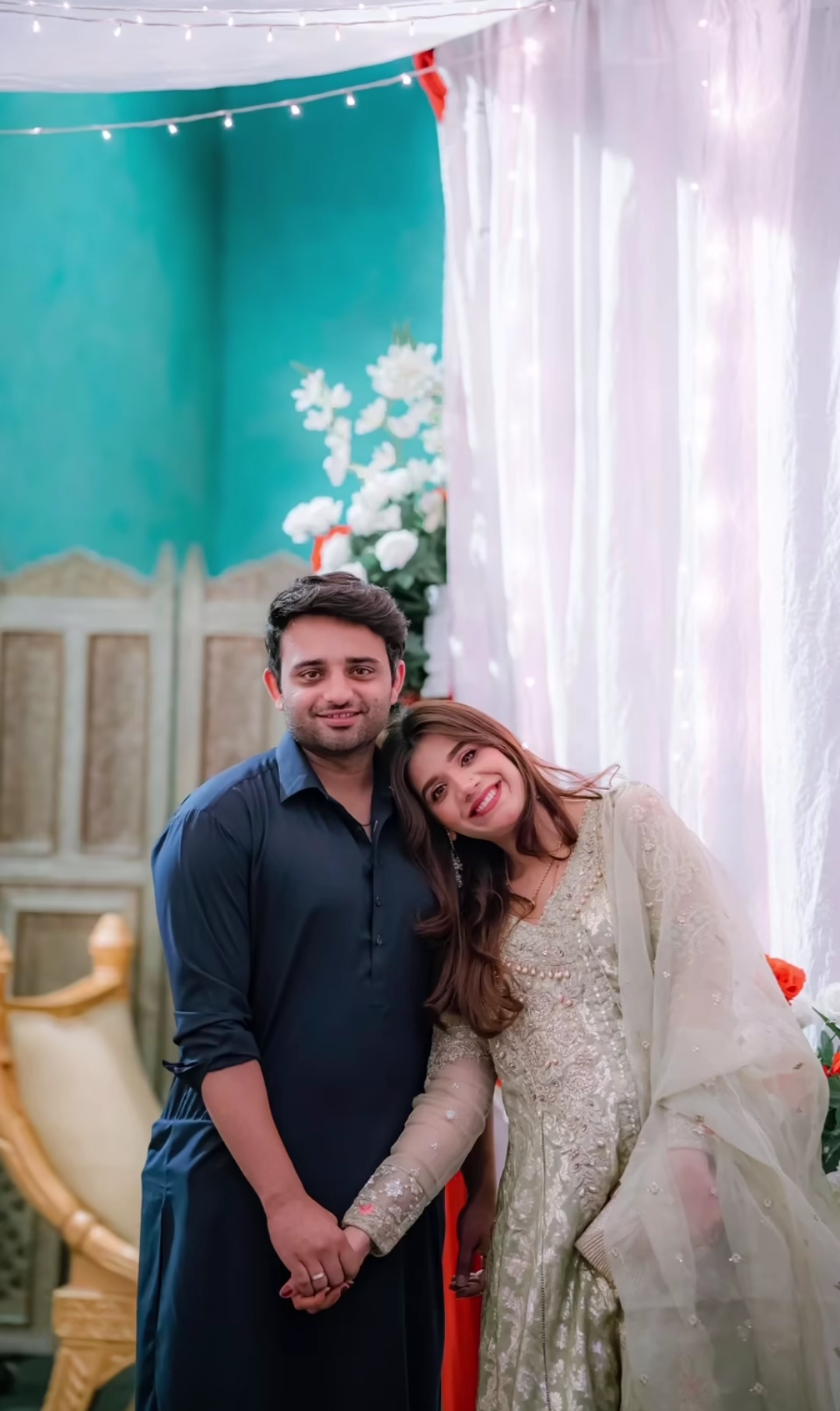 Kiran Ashfaque Shares Beautiful Pictures With Her Husband | Reviewit.pk